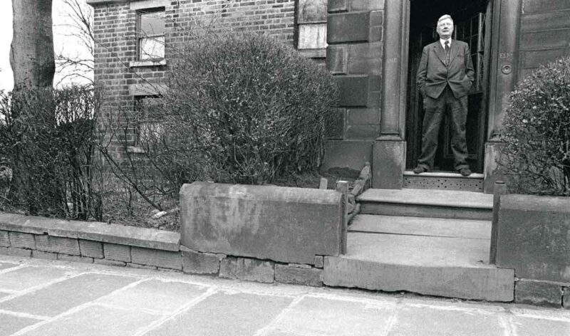 Rare 1960s photos of LS Lowry 'at home' | Clive Arrowsmith